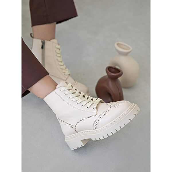 Deri Görünümlü Bağcıklı Fermuarlı Kadın Bot Deri Görünümlü Bağcıklı Fermuarlı Kadın Bot