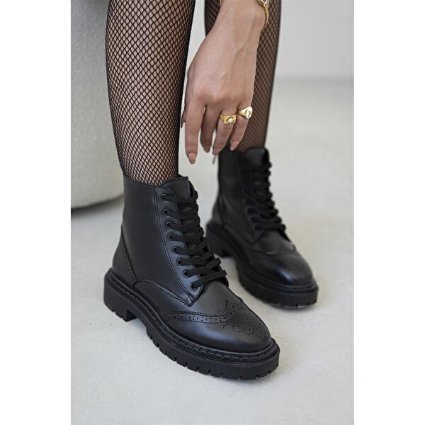 Deri Görünümlü Bağcıklı Fermuarlı Kadın Bot Deri Görünümlü Bağcıklı Fermuarlı Kadın Bot