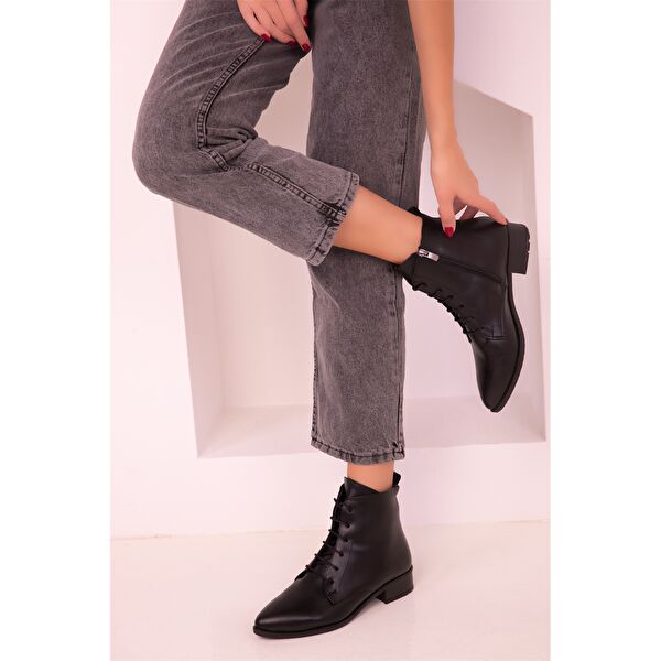 Deri Görünümlü Bağcıklı ve Fermuarlı Kadın Bot Deri Görünümlü Bağcıklı ve Fermuarlı Kadın Bot