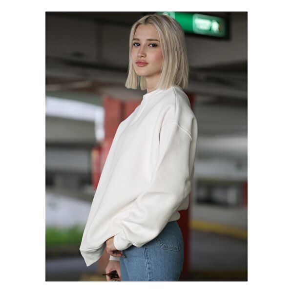 Bisiklet Yaka Düz Uzun Kollu Oversize Kadın Sweatshirt Bisiklet Yaka Düz Uzun Kollu Oversize Kadın Sweatshirt
