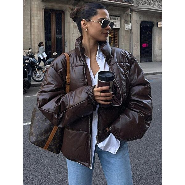 Dik Yaka Düz Uzun Kollu Oversize Kadın Şişme Mont Dik Yaka Düz Uzun Kollu Oversize Kadın Şişme Mont