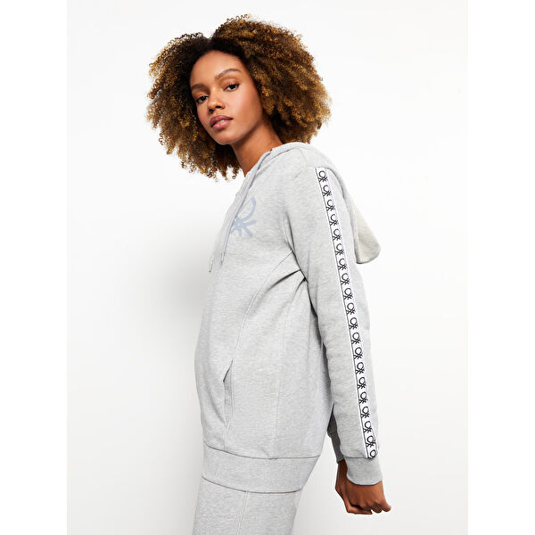 Kapüşonlu Desenli Uzun Kollu Kadın Sweatshirt Kapüşonlu Desenli Uzun Kollu Kadın Sweatshirt