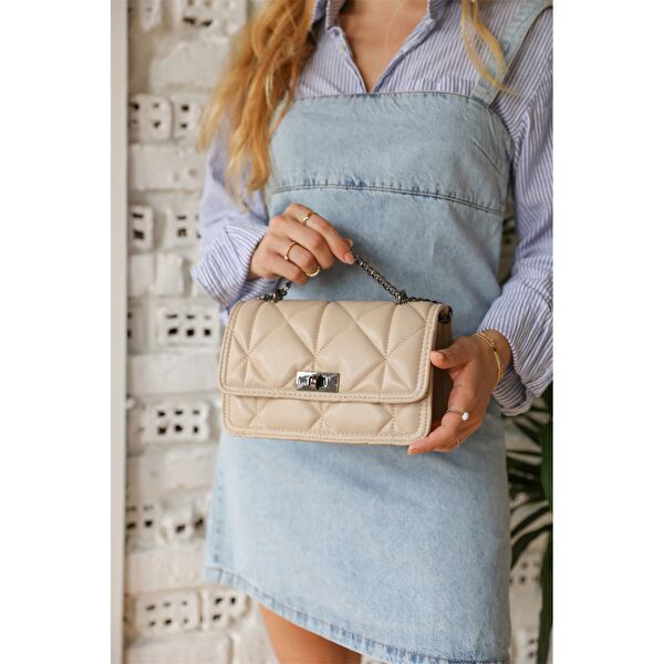 Kapitoneli Zincir Askılı Kadın Omuz Çantası