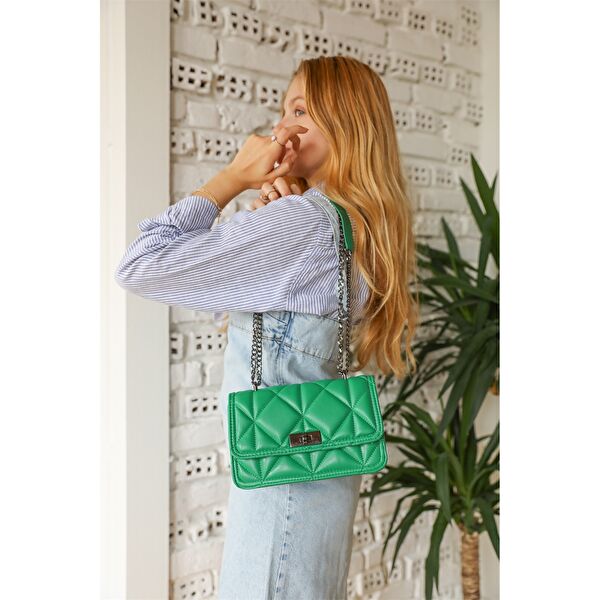 Kapitoneli Zincir Askılı Kadın Omuz Çantası