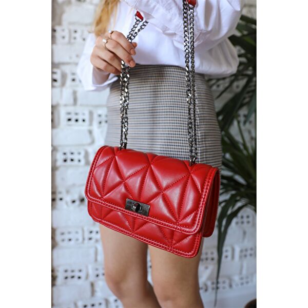 Kapitoneli Zincir Askılı Kadın Omuz Çantası