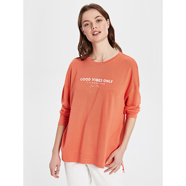 LCW CASUAL Bisiklet Yaka Uzun Kollu Sweatshirt Kumaşı Kadın Tişört