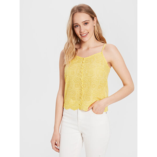 LCW CASUAL V Yaka Standart Fit Askılı Poplin Kadın Fistolu Poplin Bluz LCW CASUAL V Yaka Standart Fit Askılı Poplin Kadın Fistolu Poplin Bluz