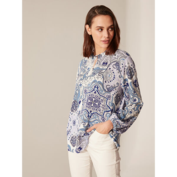 Yaka Detaylı Desenli Viskon Bluz