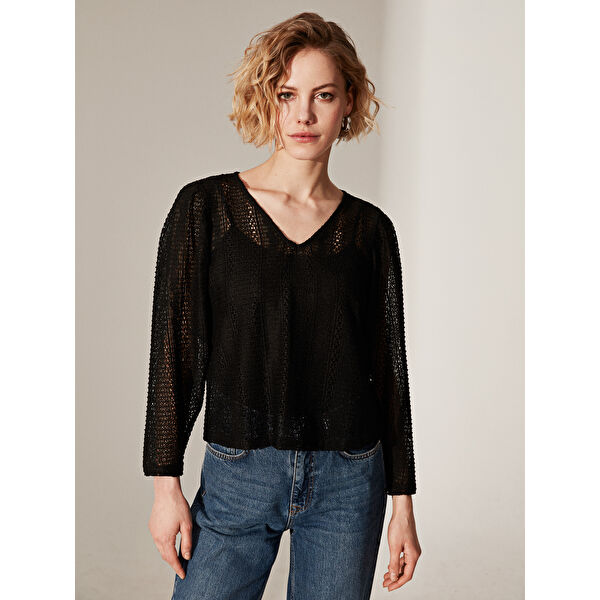 LCW VISION V Yaka Uzun Kollu Dantel Kadın Dantel Detaylı Bluz