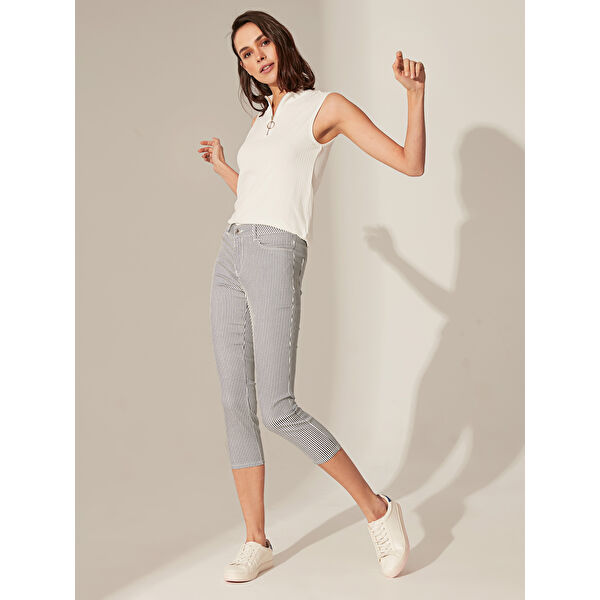 LCW CASUAL Ekstra Dar Fit Gabardin Kadın Capri