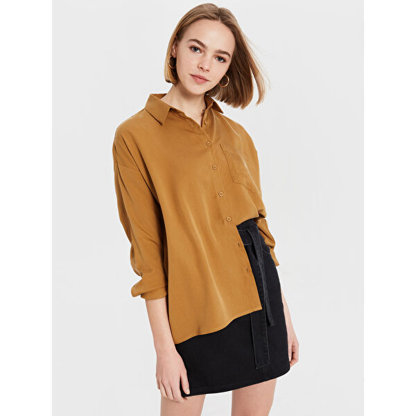 Dokulu Kumaştan Salaş Gömlek Dokulu Kumaştan Salaş Gömlek