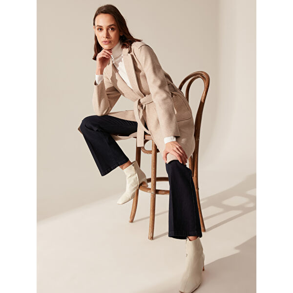 Ceket Yaka Beli Kuşaklı Cep Detaylı Kadın Trençkot