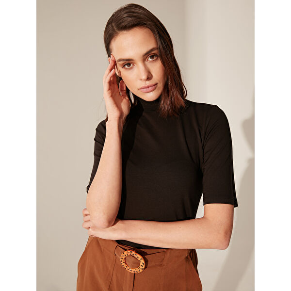 LCW BASIC Yarım Balıkçı Yaka Kısa Kollu Kadın Tişört