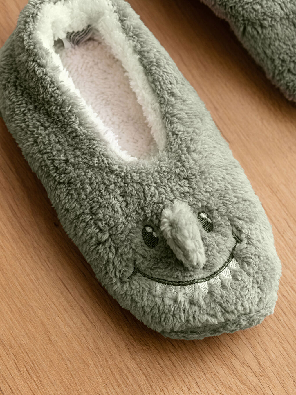 3D Applique Detailed Plush Kids House Shoes -W2BM38Z4-GNZ - W2BM38Z4 ...