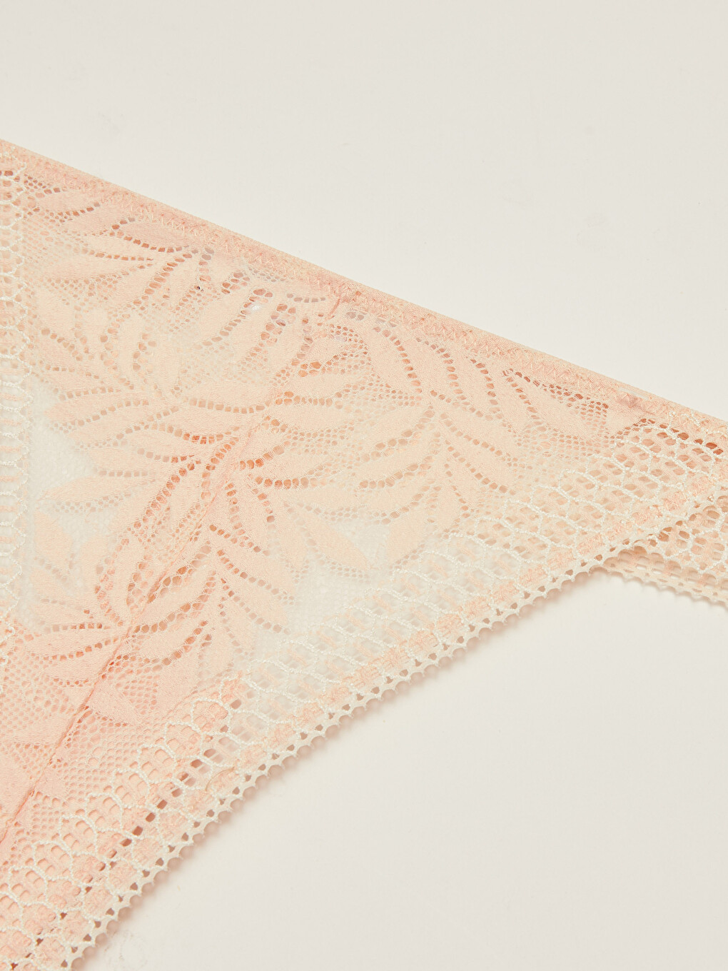 Lacy Thong Briefs -S2DC92Z8-FXW - S2DC92Z8-FXW - LC Waikiki