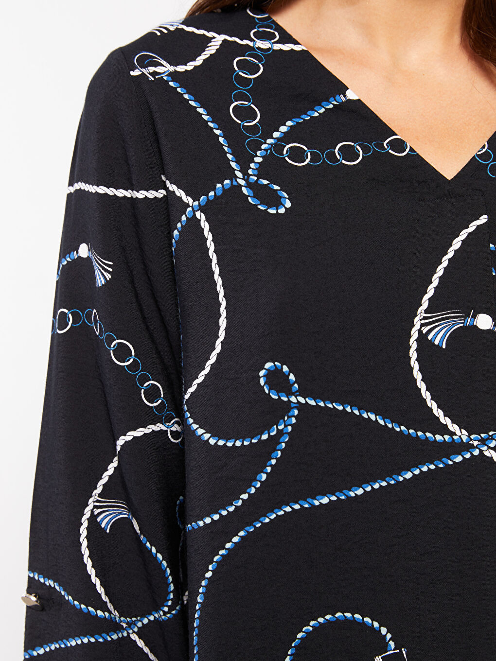 SİYAH V Yaka Desenli Uzun Kollu Kadın Bluz - W2EH54Z8-LQJ | LCW