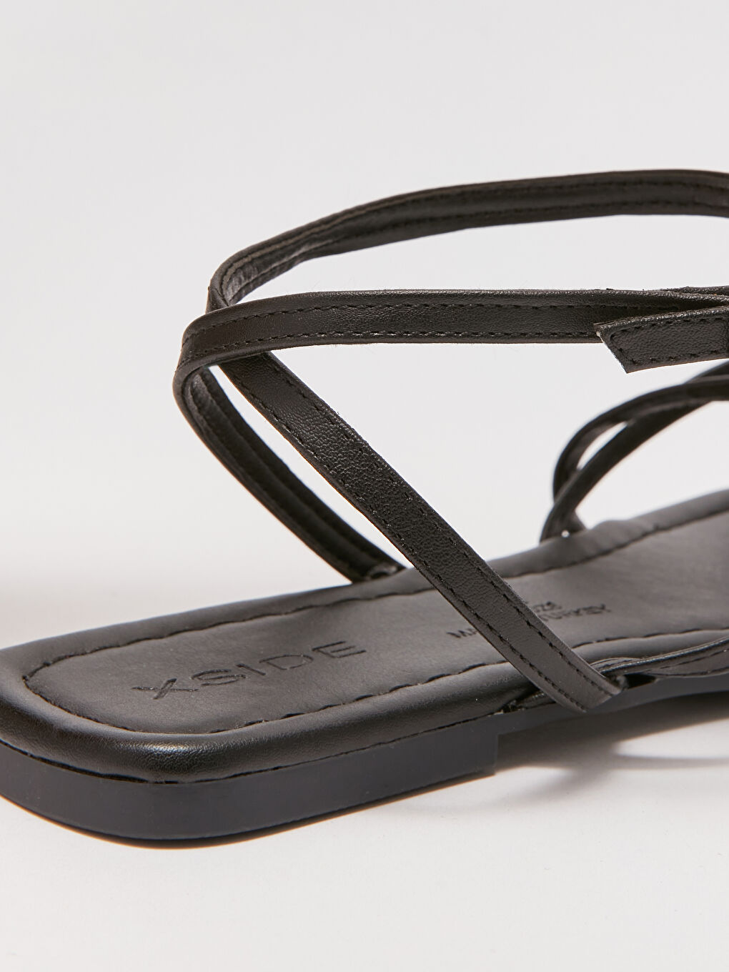 SİYAH Çapraz Bantlı Kadın Sandalet - S3G210Z8-HUC | LCW