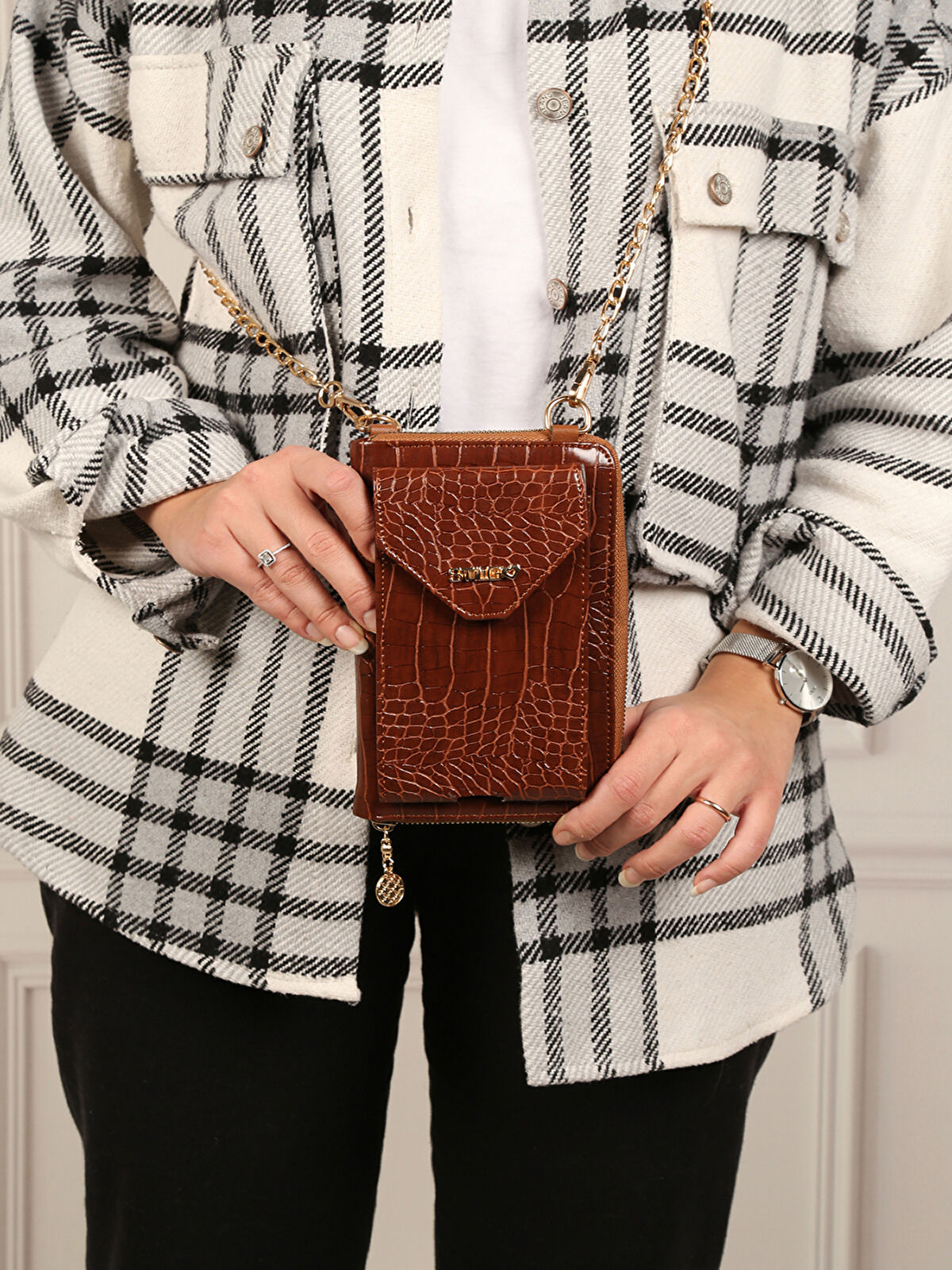 Stilgo Deri Görünümlü Zincir Askılı Kadın Omuz Çantası