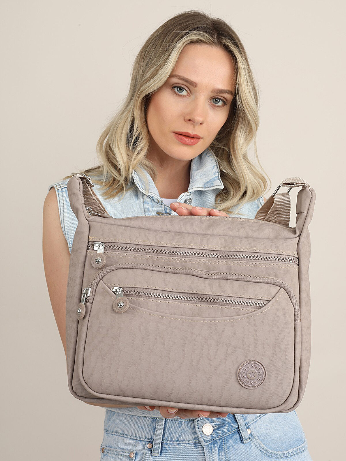 Madamra Çok Bölmeli Fermuarlı Kadın Omuz Çantası