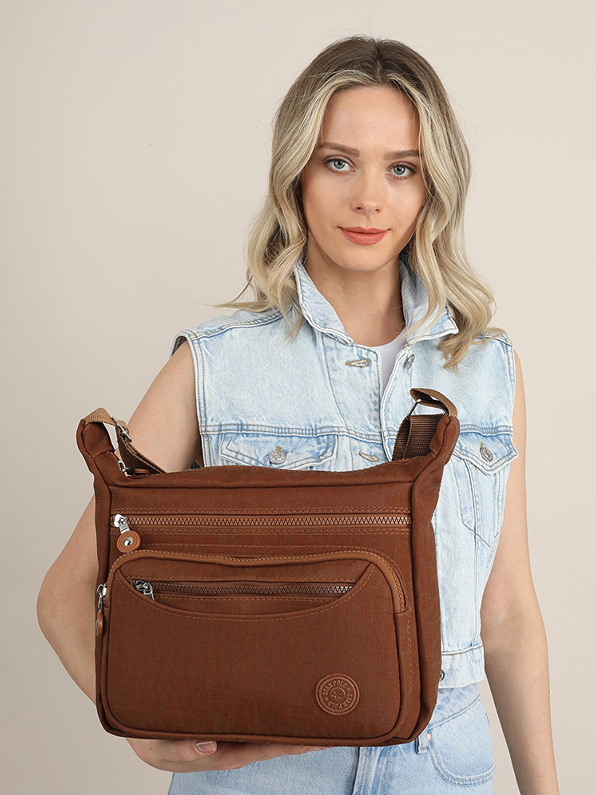 Madamra Çok Bölmeli Fermuarlı Kadın Omuz Çantası