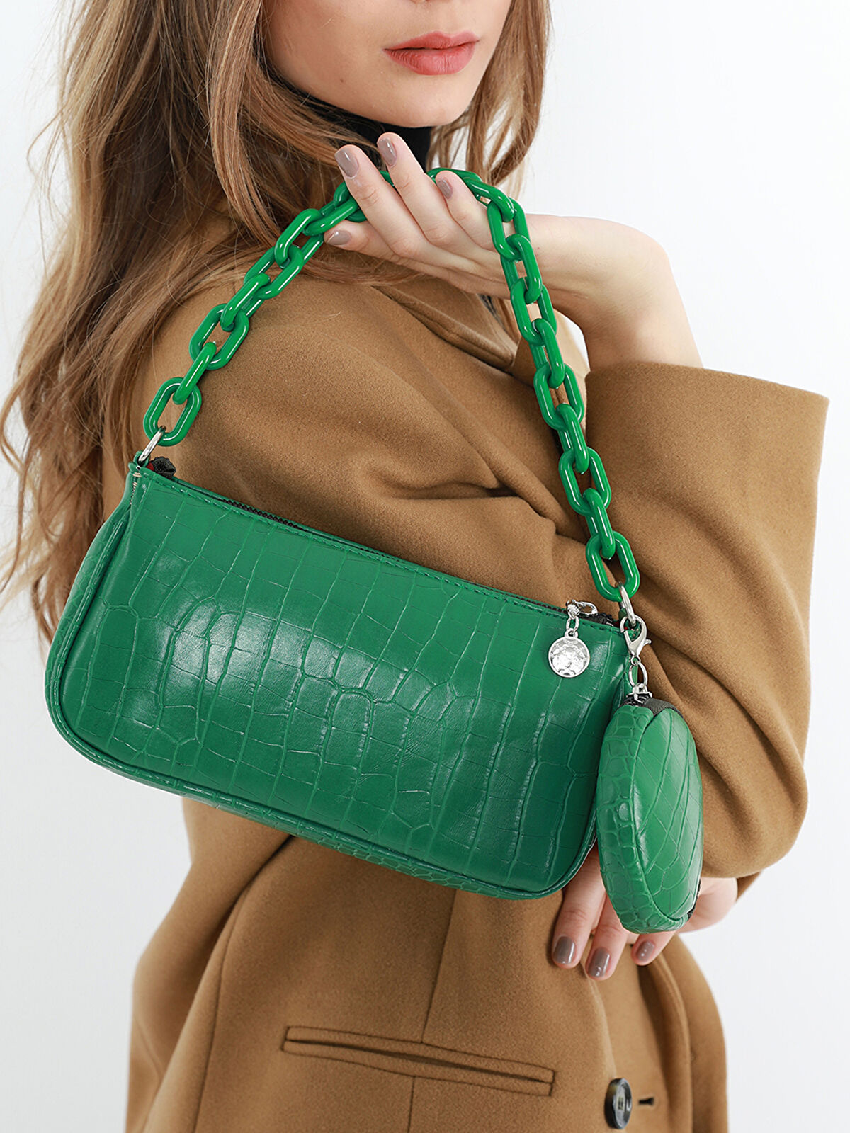 Madamra Deri Görünümlü Askılı Küçük Çanta Detaylı Kadın Kol Çantası