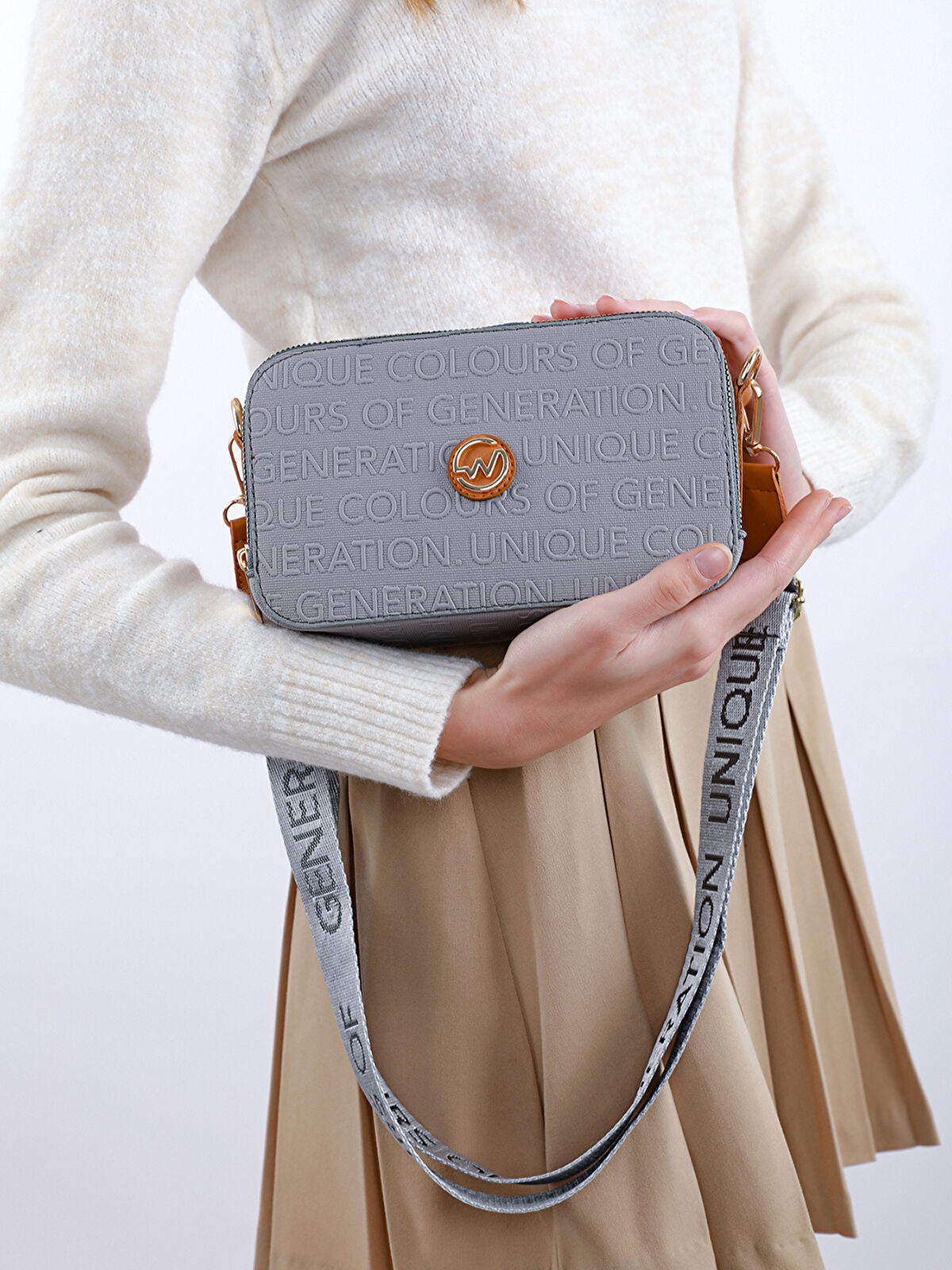 Madamra Çok Bölmeli Fermuarlı Kadın Omuz Çantası