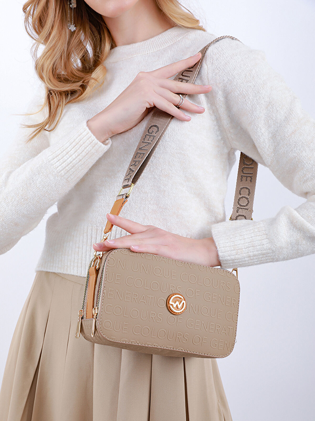 Madamra Çok Bölmeli Fermuarlı Kadın Omuz Çantası