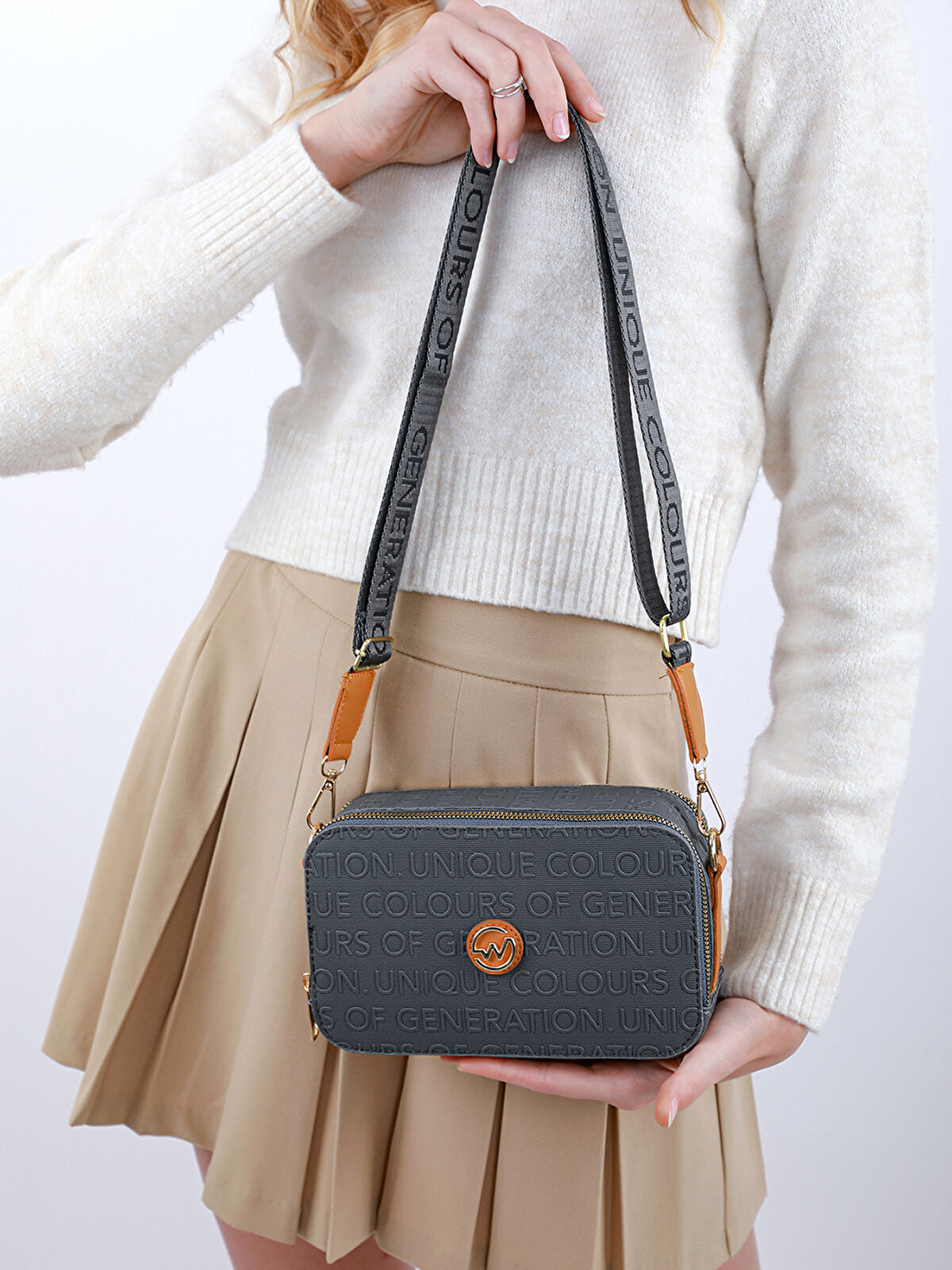 Madamra Çok Bölmeli Fermuarlı Kadın Omuz Çantası