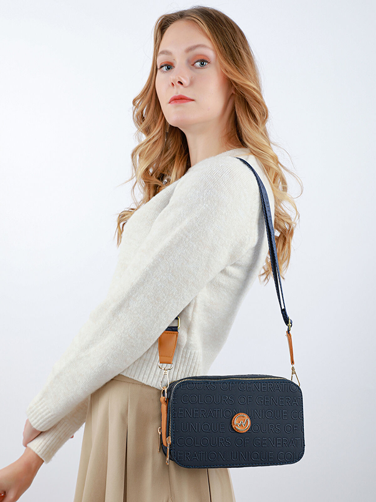 Madamra Çok Bölmeli Fermuarlı Kadın Omuz Çantası