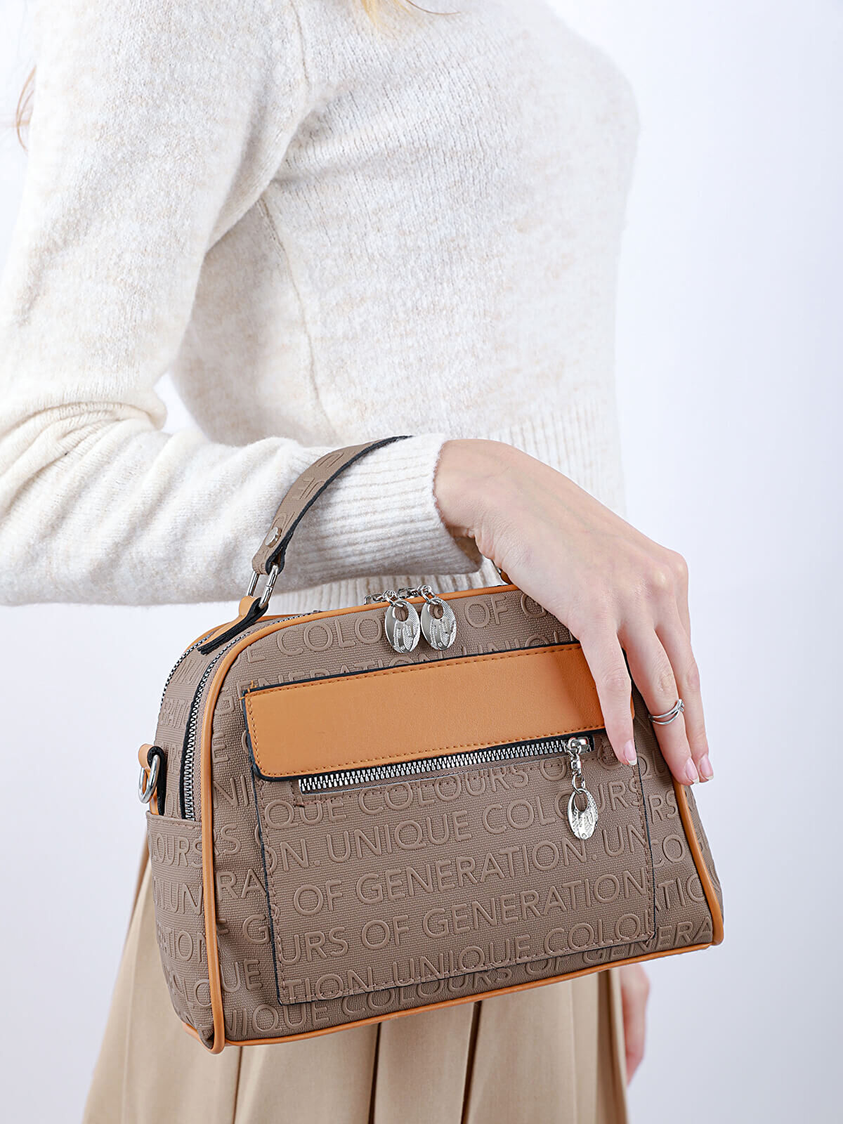 Madamra Deri Görünümlü Ayarlanabilir Askılı Kadın Çapraz Çanta