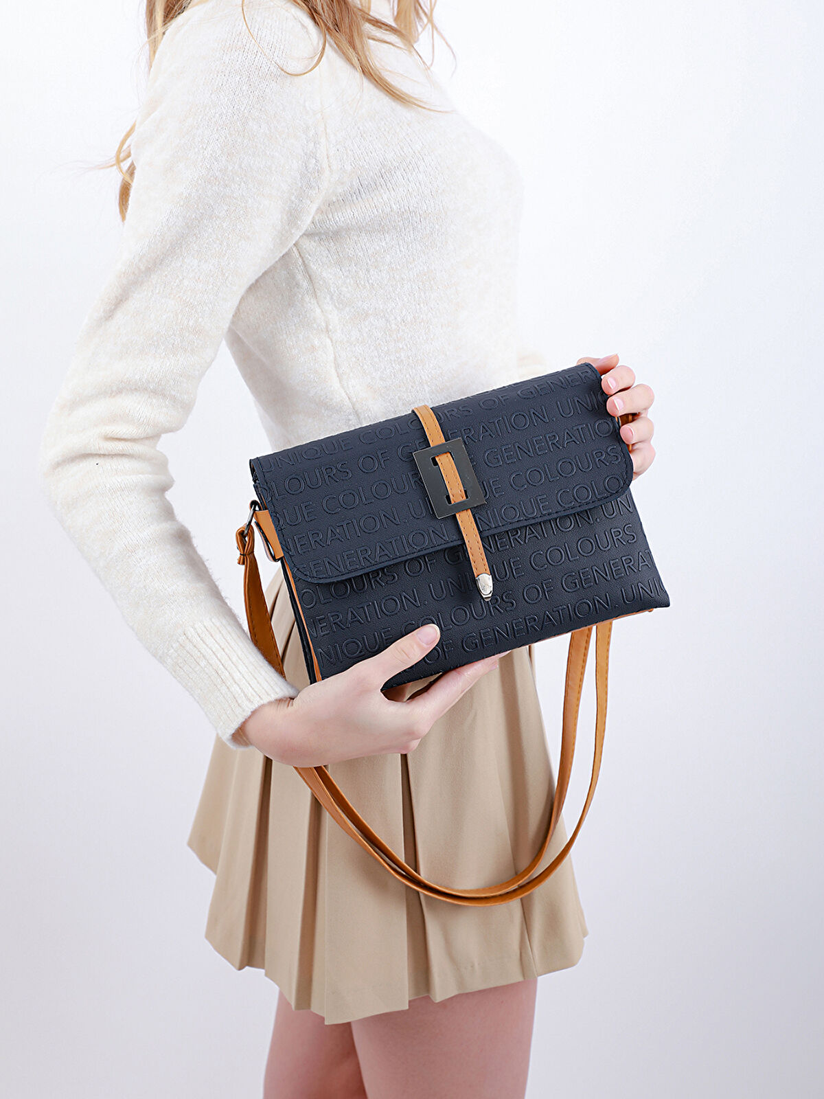 Madamra Deri Görünümlü Çok Bölmeli Kadın Omuz Çantası