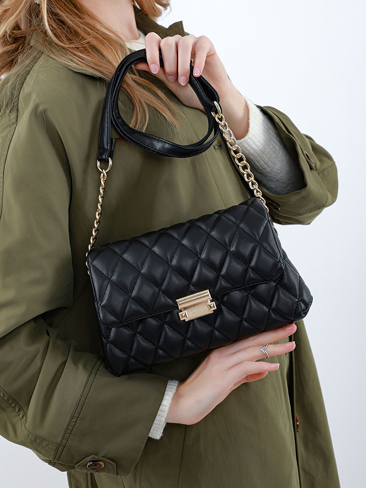 Madamra Deri Görünümlü Kapitone Zincirli Kadın Omuz Çantası