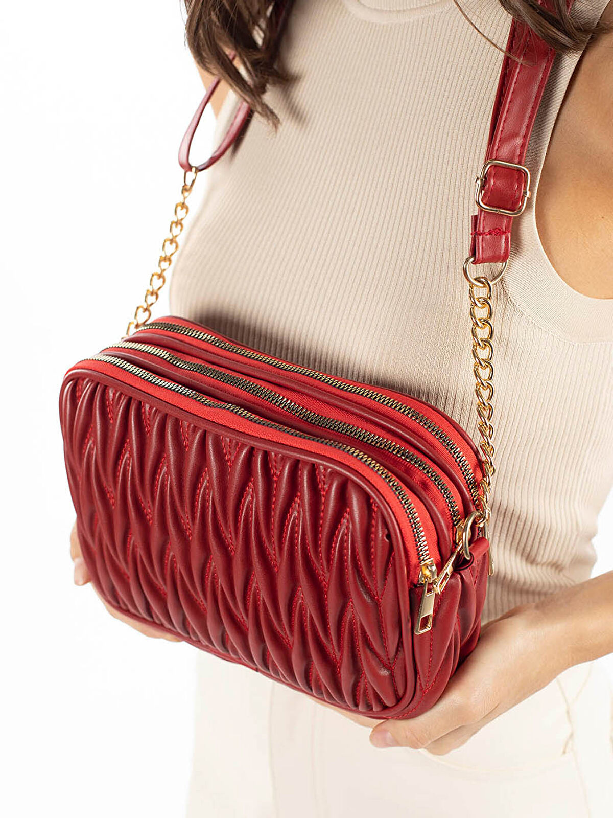 Madamra Çok Bölmeli Kapitoneli Kadın Çapraz Çanta Madamra Çok Bölmeli Kapitoneli Kadın Çapraz Çanta