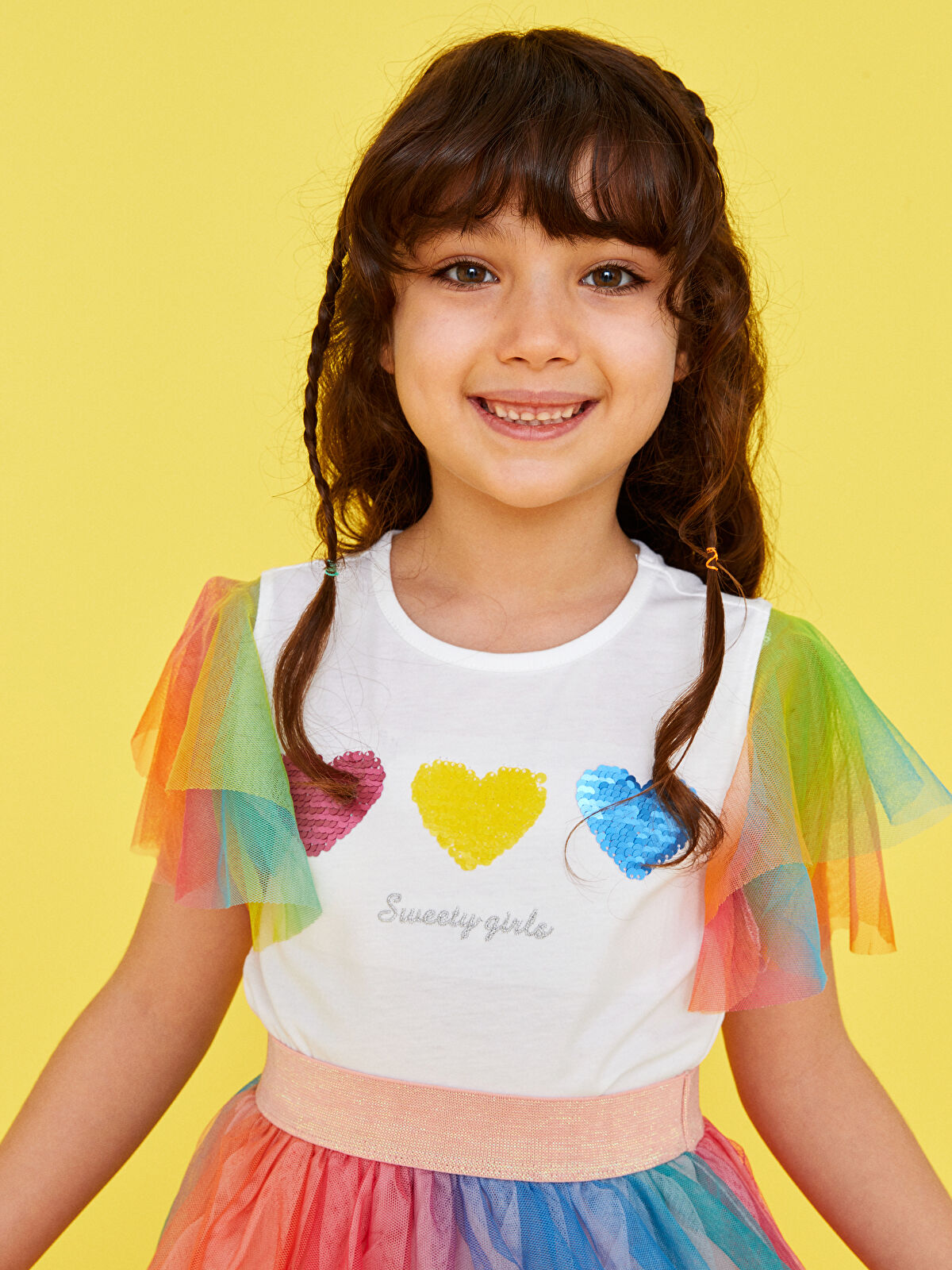 Bisiklet Yaka Pul İşlemeli Kolları Renkli Tüllü Kız Çocuk Tişört