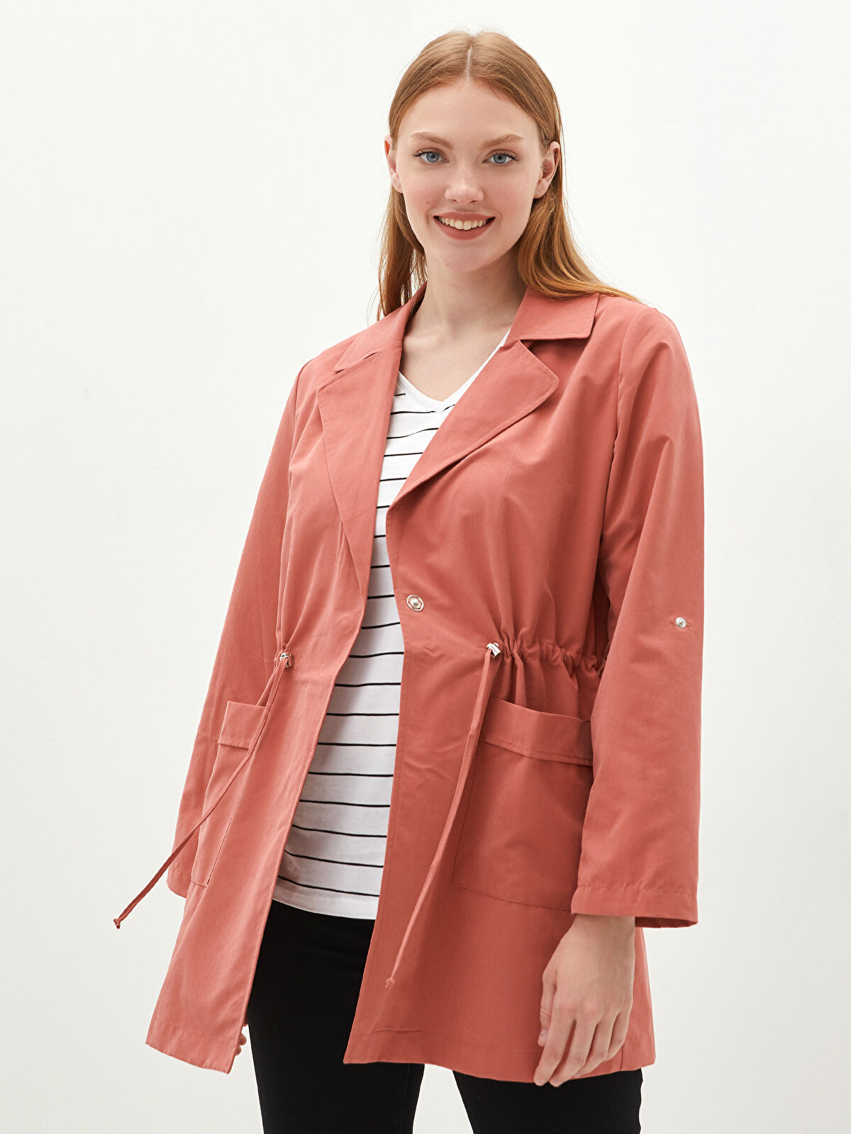 Beli Büzgülü Uzun Kollu Kadın Trençkot Beli Büzgülü Uzun Kollu Kadın Trençkot