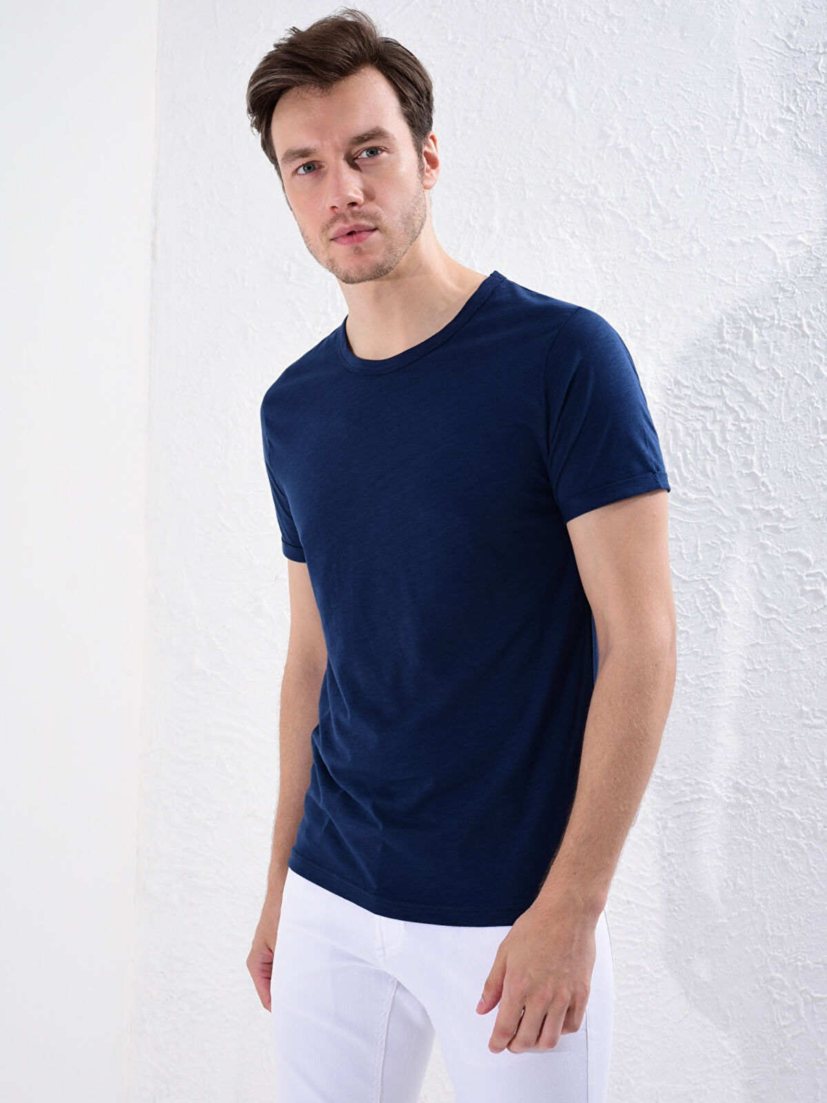 Slim Fit Bisiklet Yaka Basic Tişört