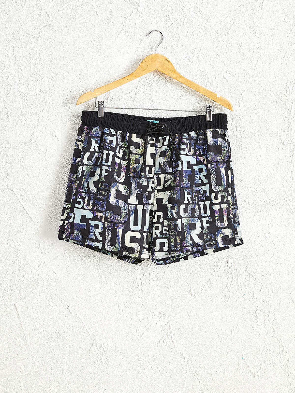 Kısa Boy Baskılı Standart Kalıp Deniz Şortu