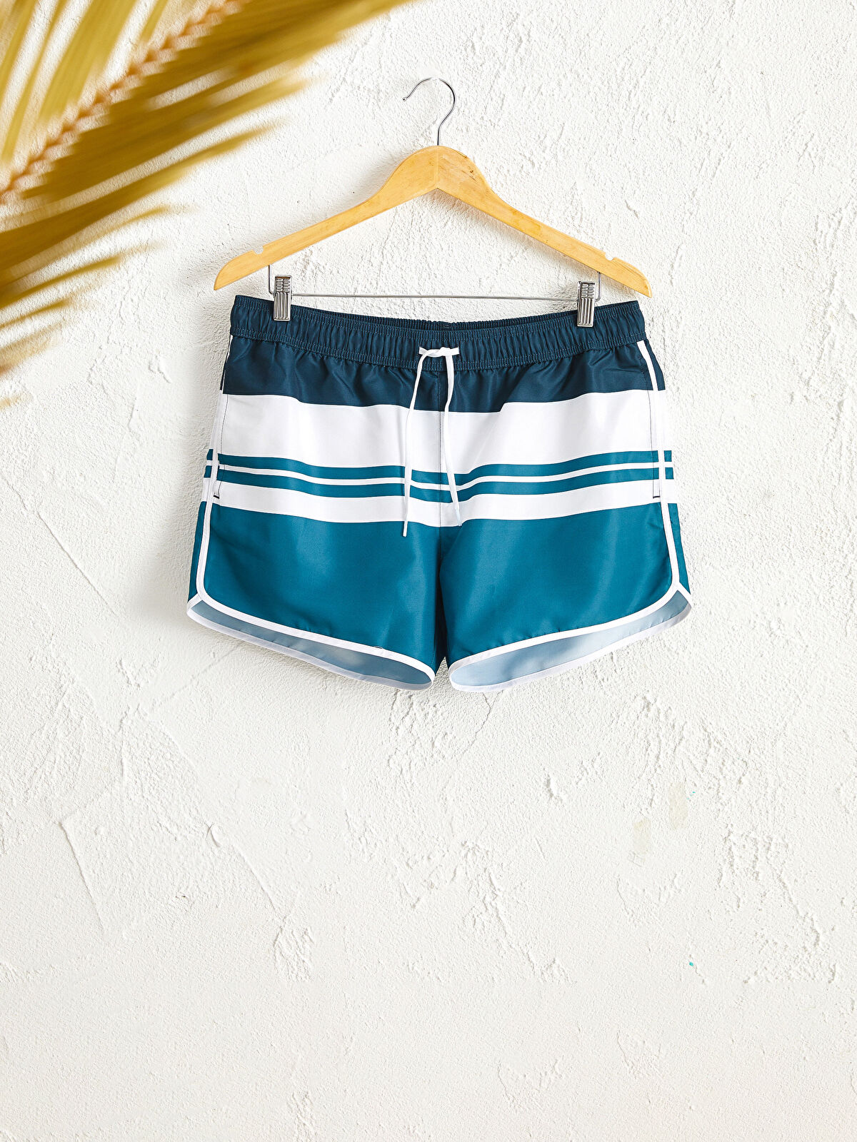 Diz Üstü Boy Çizgili Deniz Şortu