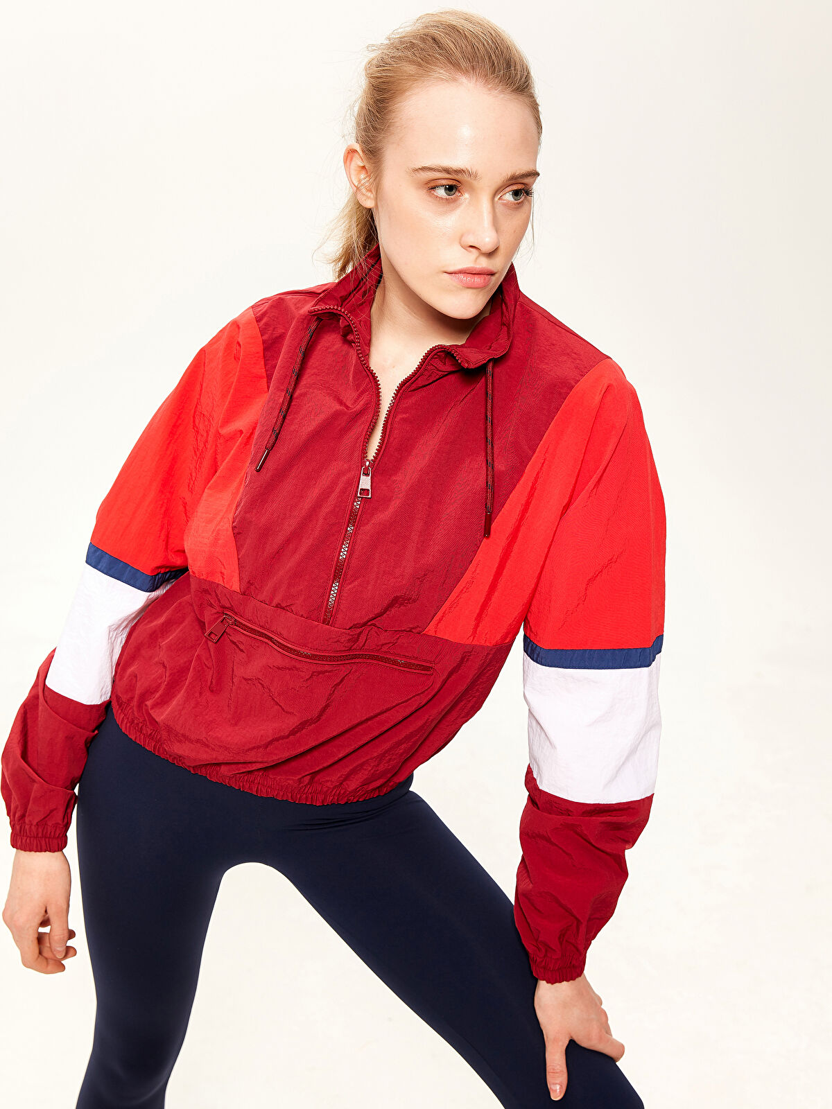 Dik Yaka Renk Bloklu Uzun Kollu Kadın Mont