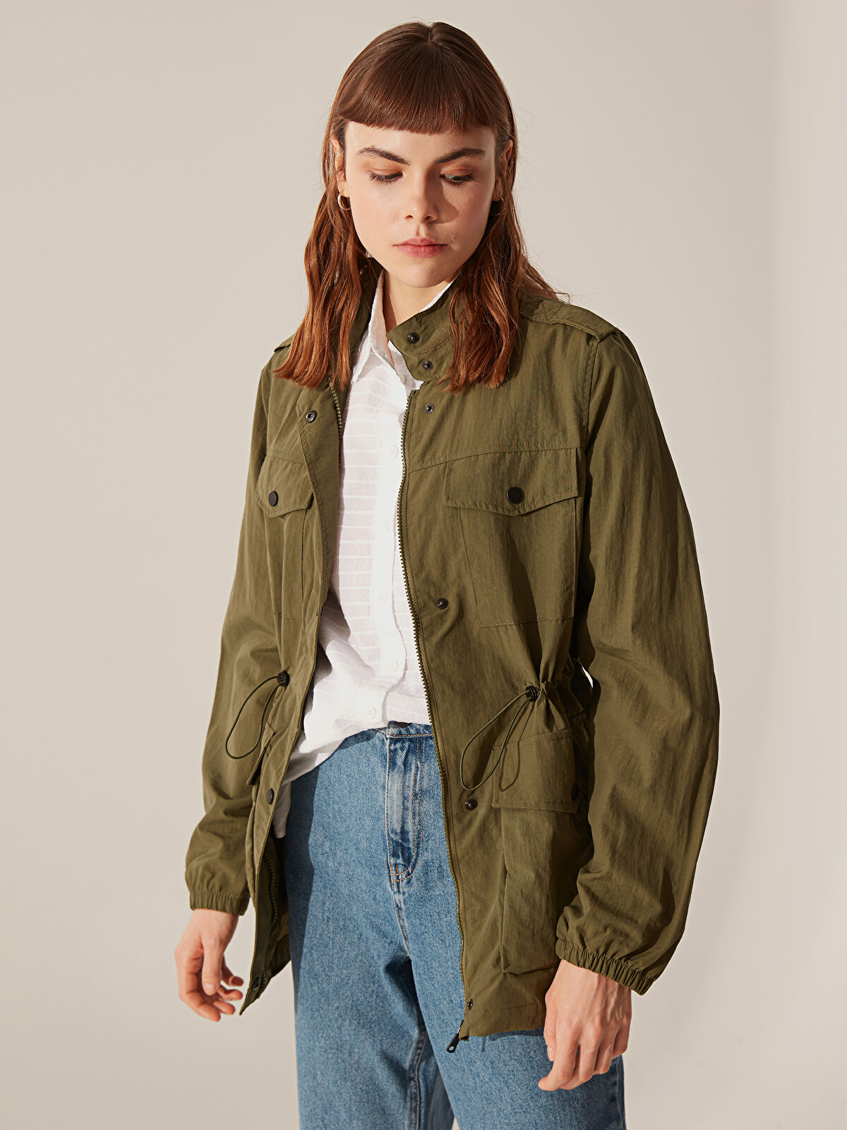 Dik Yaka İnce Yağmurluk