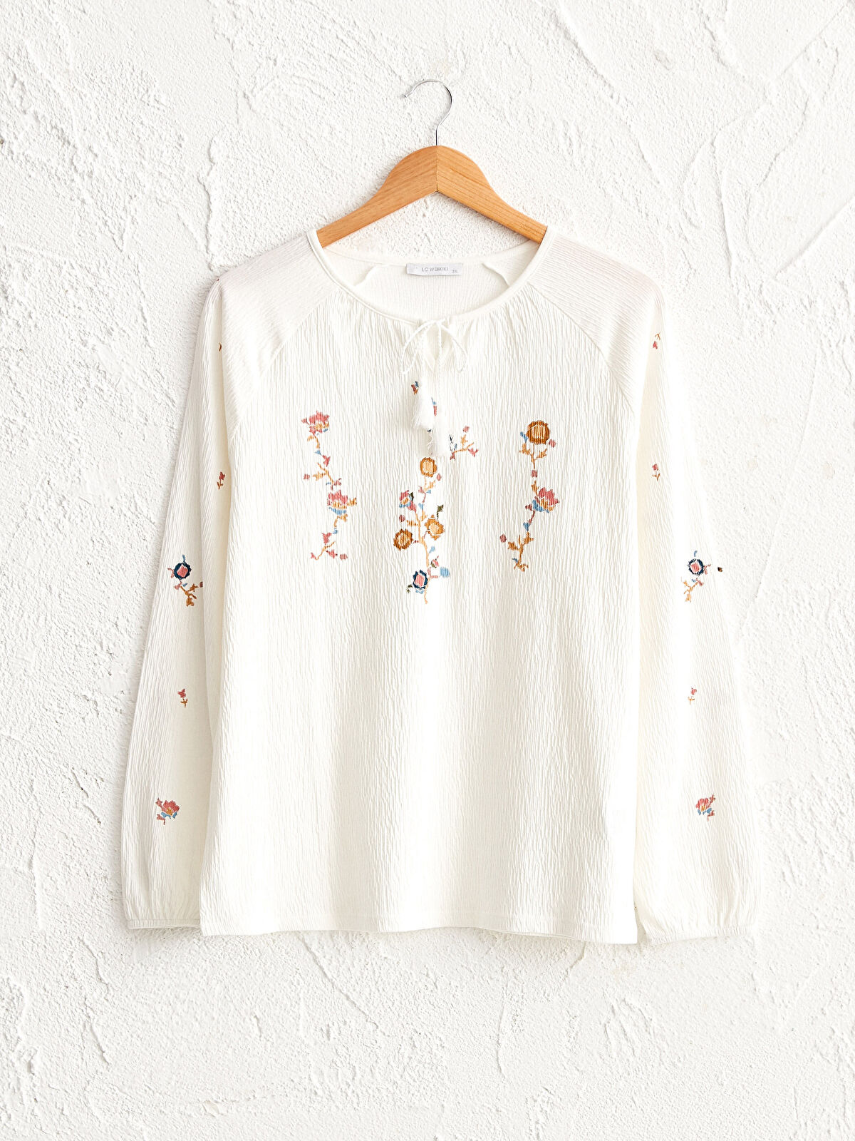 LCW CLASSIC Bisiklet Yaka Standart Fit Uzun Kollu Penye Kadın Desenli Esnek Tişört