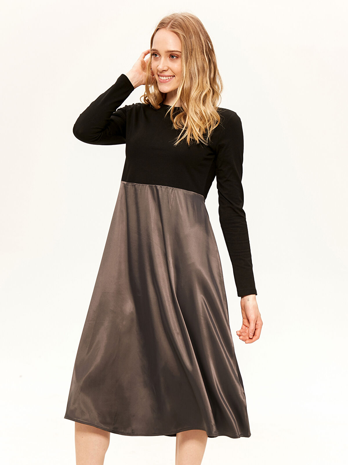 LCW CASUAL Dar Fit Uzun Kollu Jarse Kadın Elbise LCW CASUAL Dar Fit Uzun Kollu Jarse Kadın Elbise