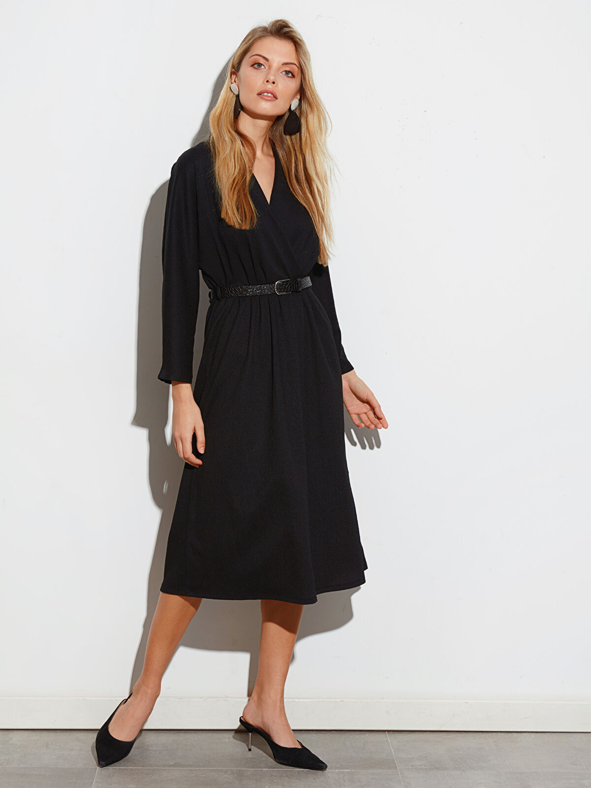 Kruvaze Yaka Kemerli Kloş Elbise