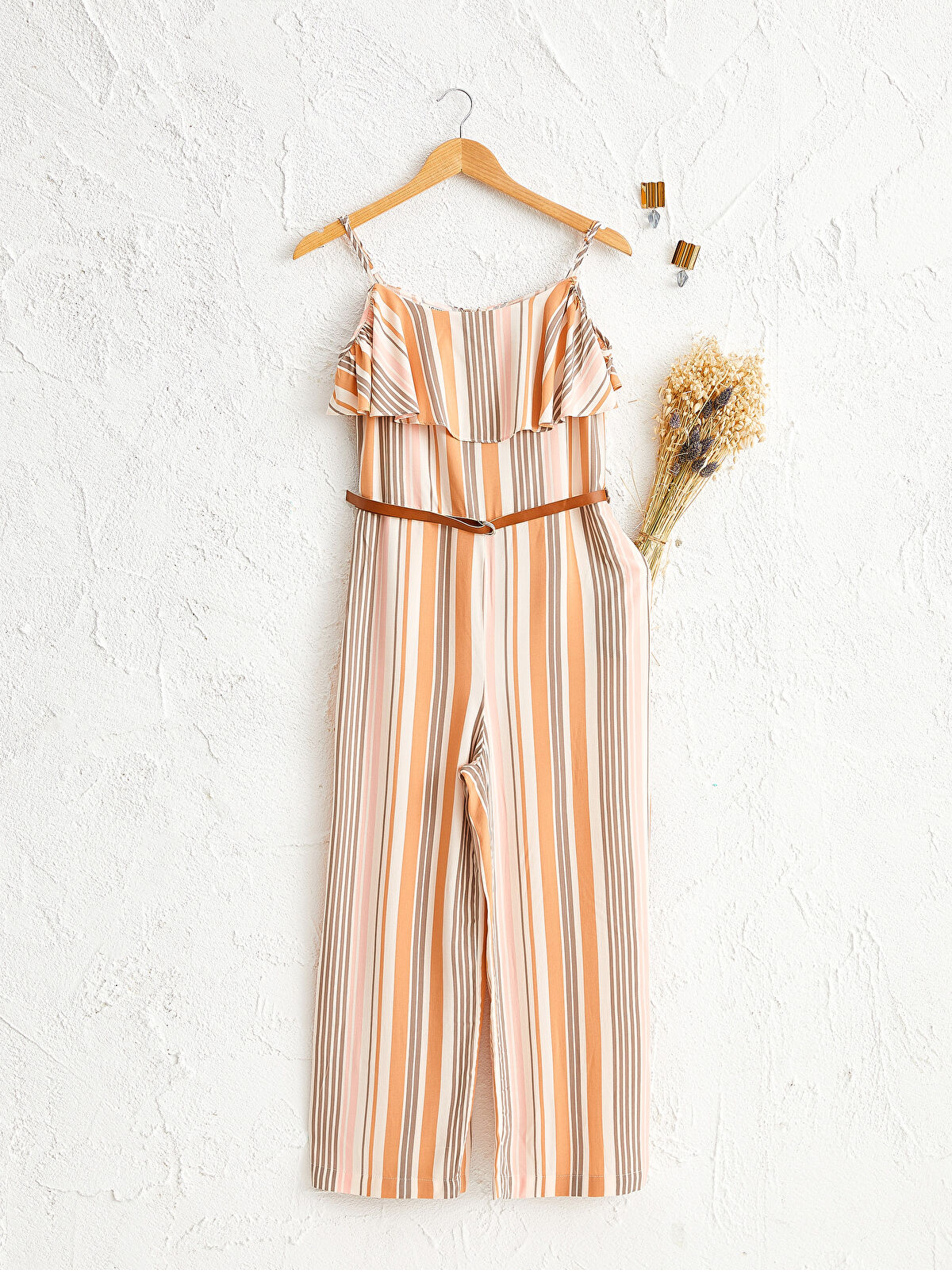 Yakası Fırfırlı Kemerli Çizgili Tulum Anne Kız Kombini Yakası Fırfırlı Kemerli Çizgili Tulum Anne Kız Kombini