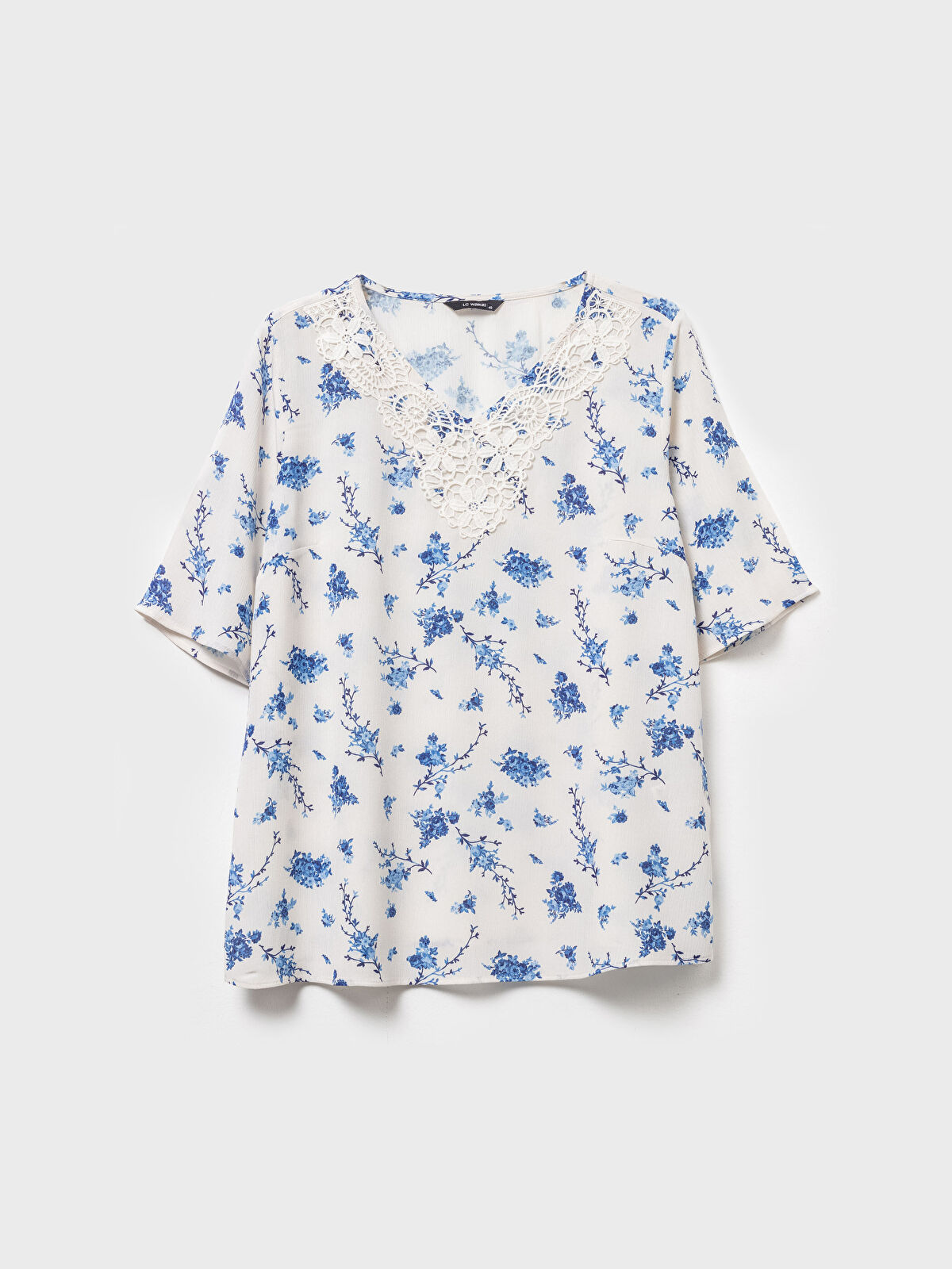 LCW GRACE V Yaka Standart Fit Kısa Kollu Kadın Bluz