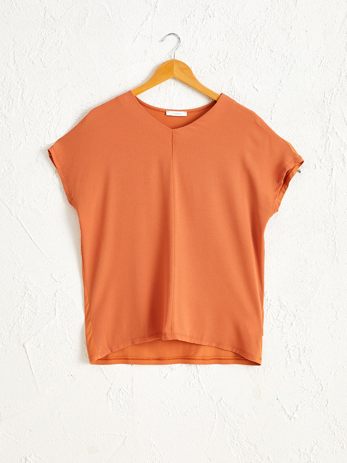 LCW CLASSIC V Yaka Kısa Kollu Penye Kadın Düz Viskon Tişört LCW CLASSIC V Yaka Kısa Kollu Penye Kadın Düz Viskon Tişört