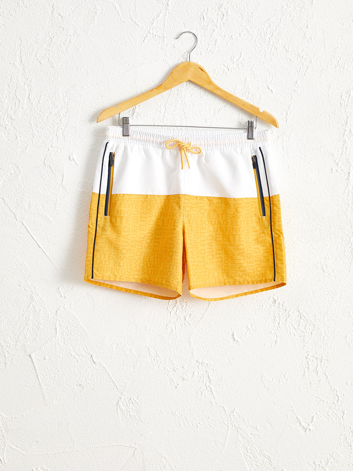 Kısa Boy Standart Kalıp Desenli Deniz Şortu