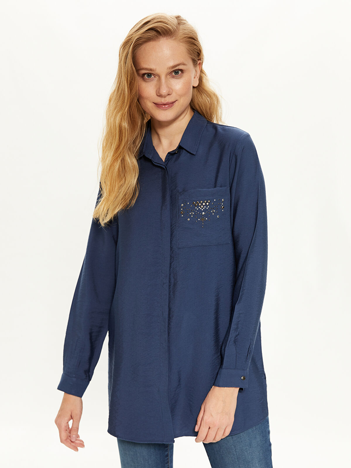 İşlemeli Viskon Gömlek