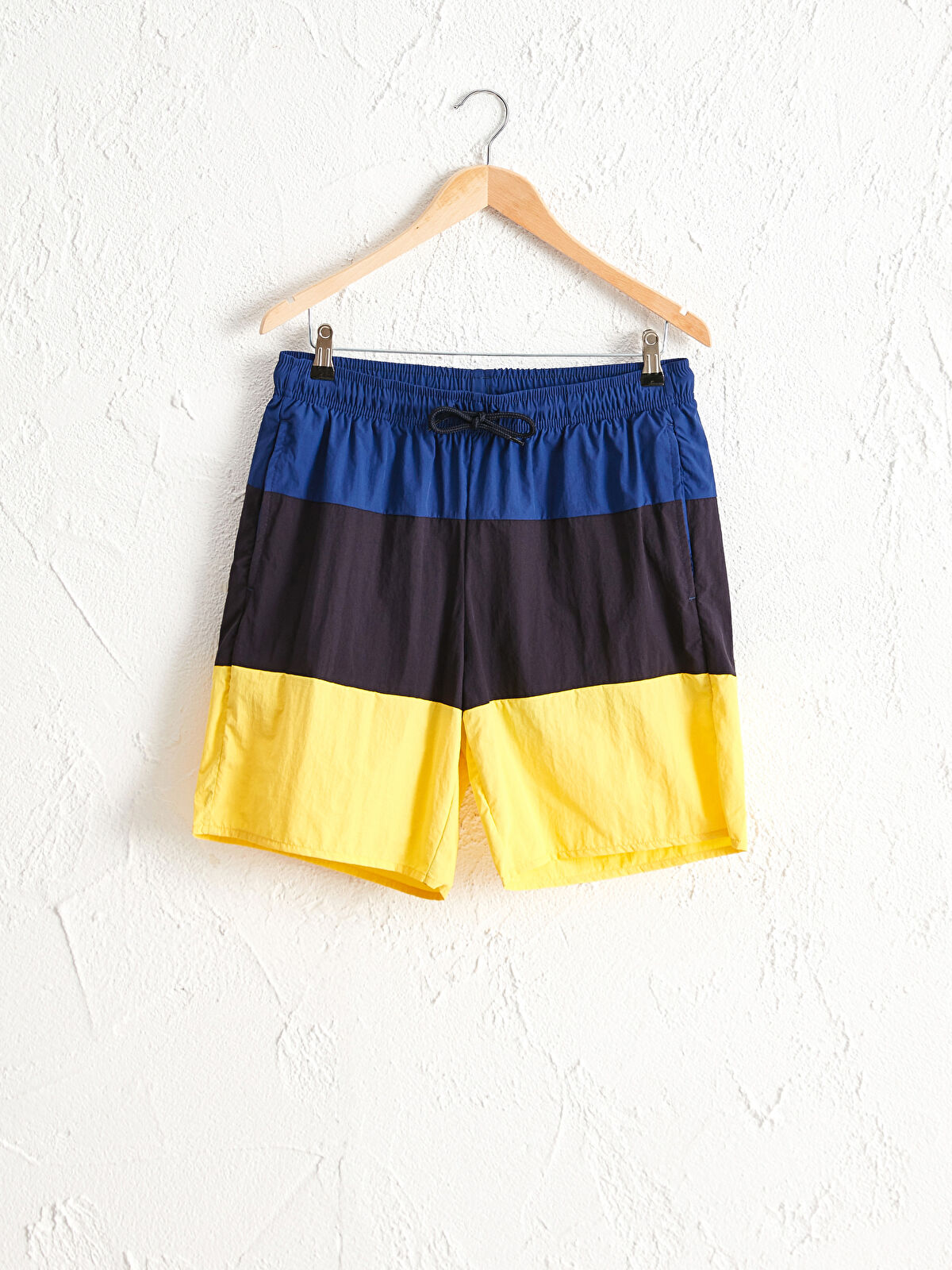 Diz Hizası Boy Çizgili Deniz Şortu