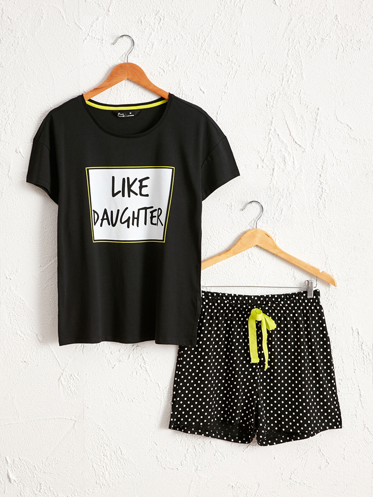 Yazı Baskılı Şortlu Pijama Takımı